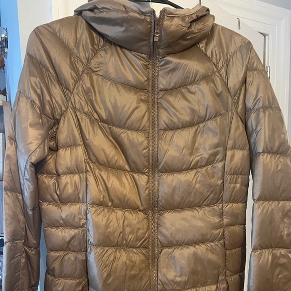 Uniqlo | Jackets & Coats | Uniqlo Puff Light Hooded Jacket | Poshmark